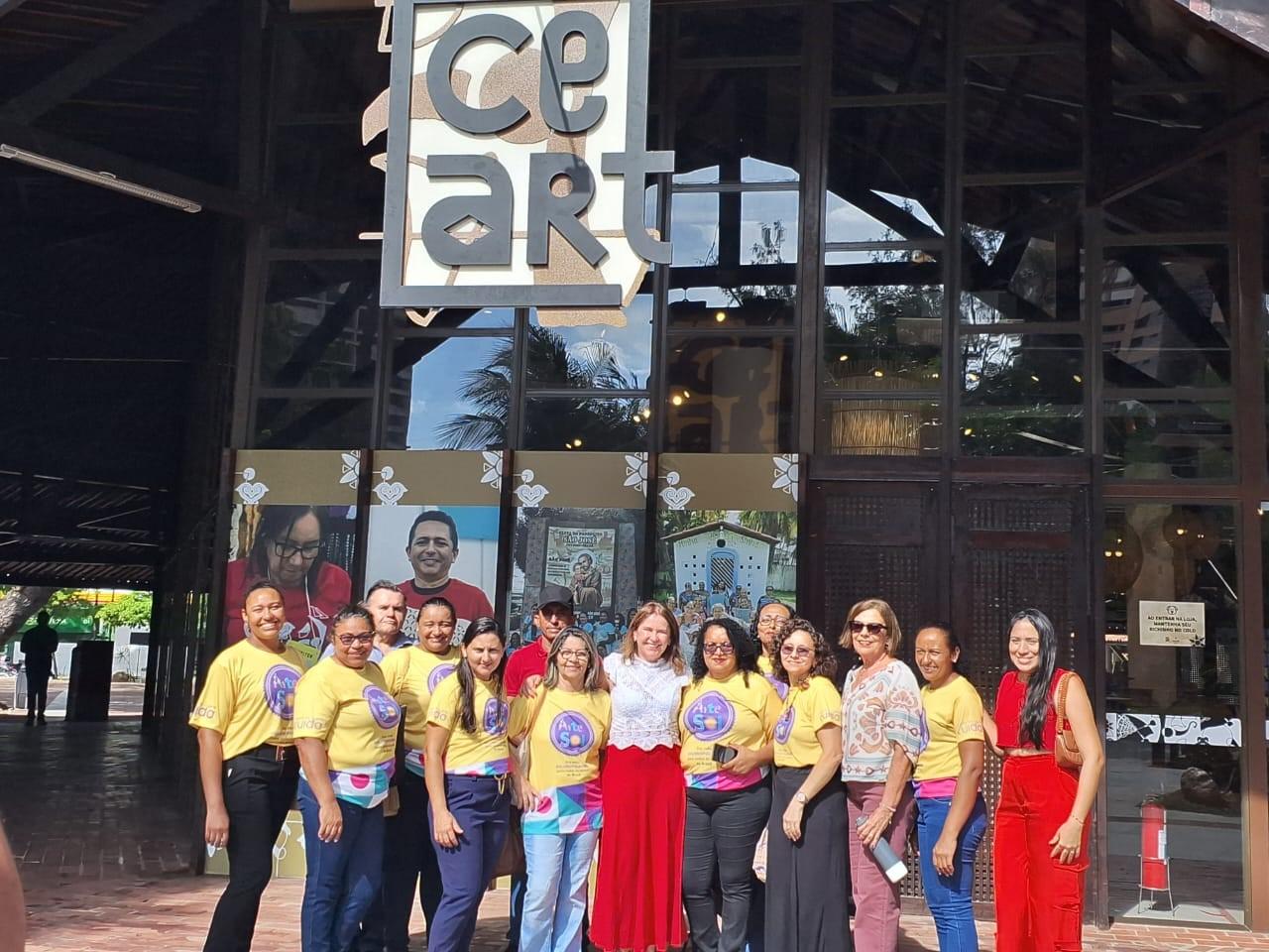 Artesãs de Solonópole encantam com a Coleção “Algodão em Flor” exposta ...